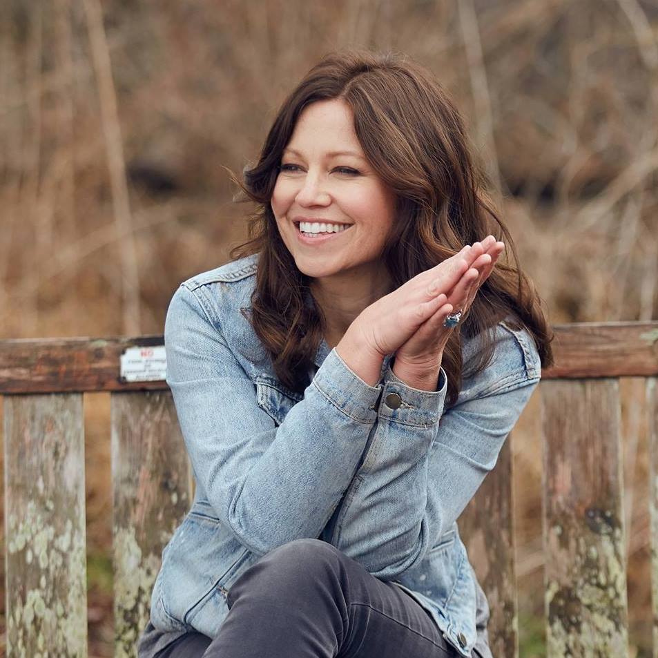 Kelly Minter – Michelle Lesley